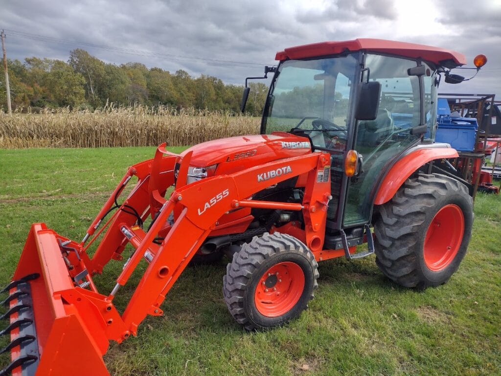 Weaver’s Compact Tractor - farmgeartrader.com